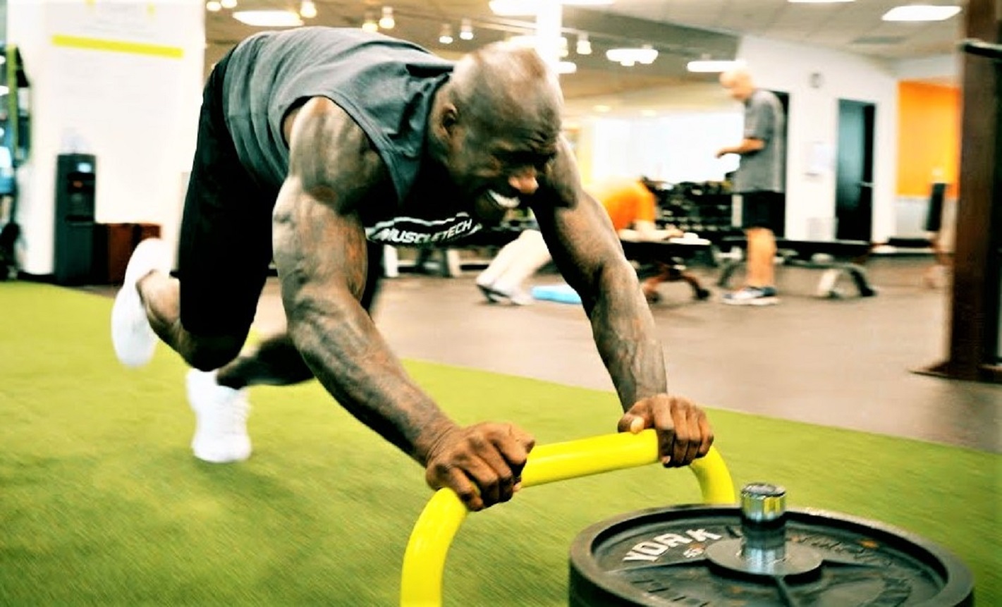 10 Strongest NFL Players Ever - The Barbell